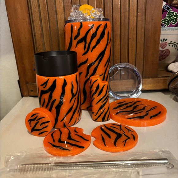 Dining | Custom Tiger Print Set | Poshmark